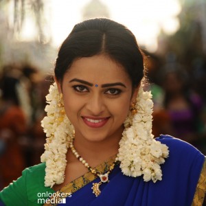 Kaaki Sattai Stills-Images-Photos-Sri Divya-Sivakarthikeyan
