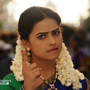 Kaaki Sattai Stills-Images-Photos-Sri Divya-Sivakarthikeyan