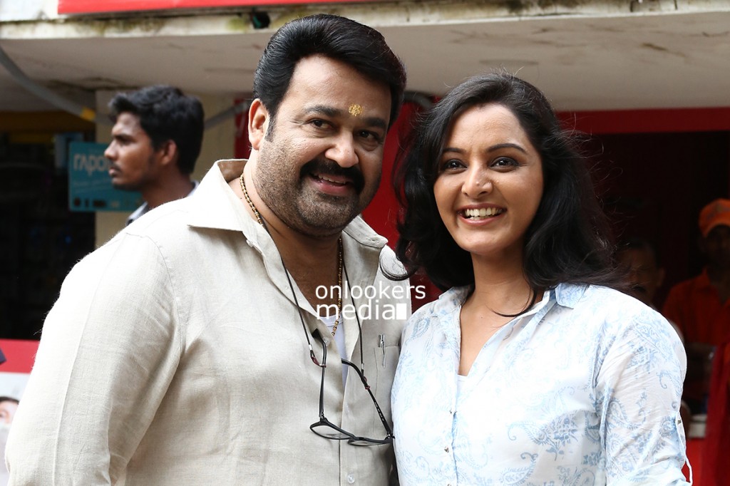 Ennum Eppozhum Stills-Images-Mohanlal-Manju Warrier