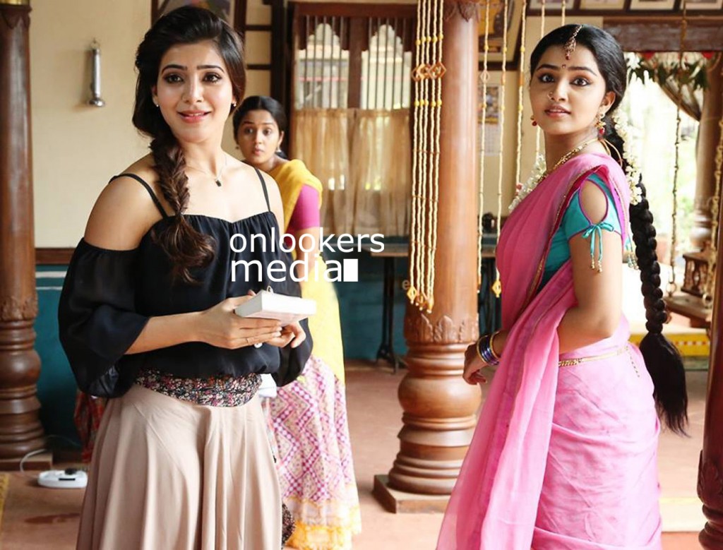 A Aa Stills-Samantha-Anupama Parameswaran
