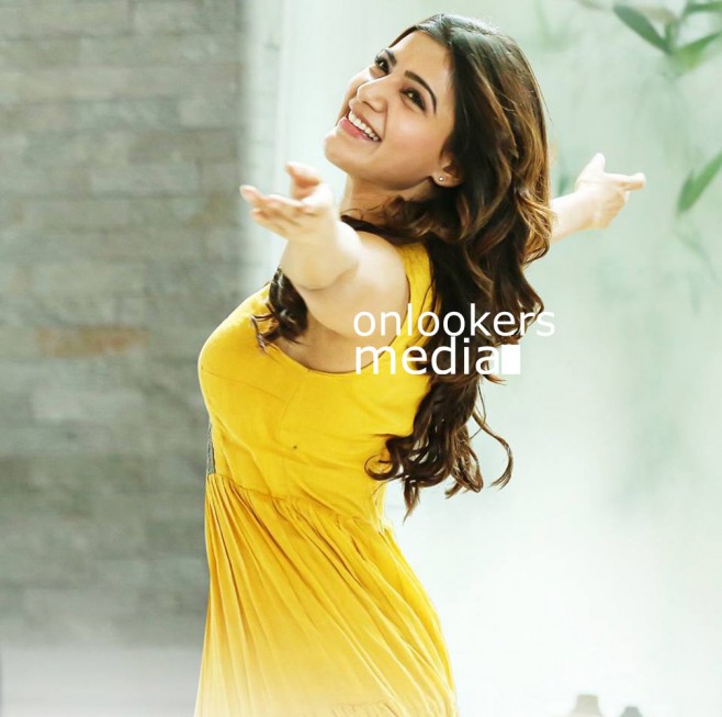 A Aa Stills-Samantha-Anupama Parameswaran