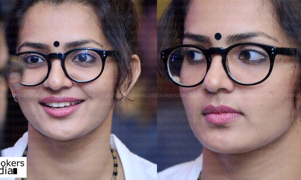 Parvathy Menon to enter Bollywood